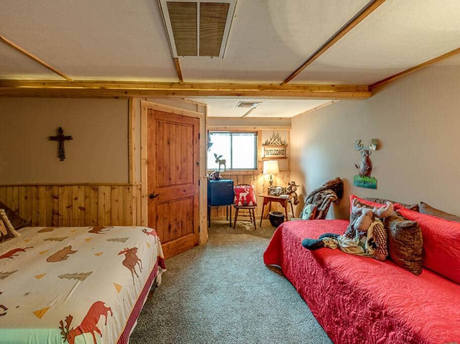 Moose Madness at Solid Rock Ranch - Vacation Home in Washington County