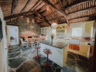 Home [www.irishthatchedcottage.com]