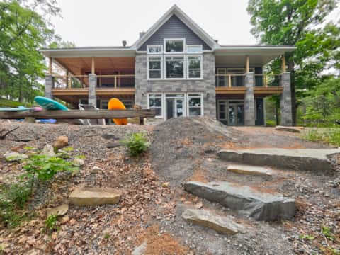 Sand Lake Retreat - Vacation Home in Elgin