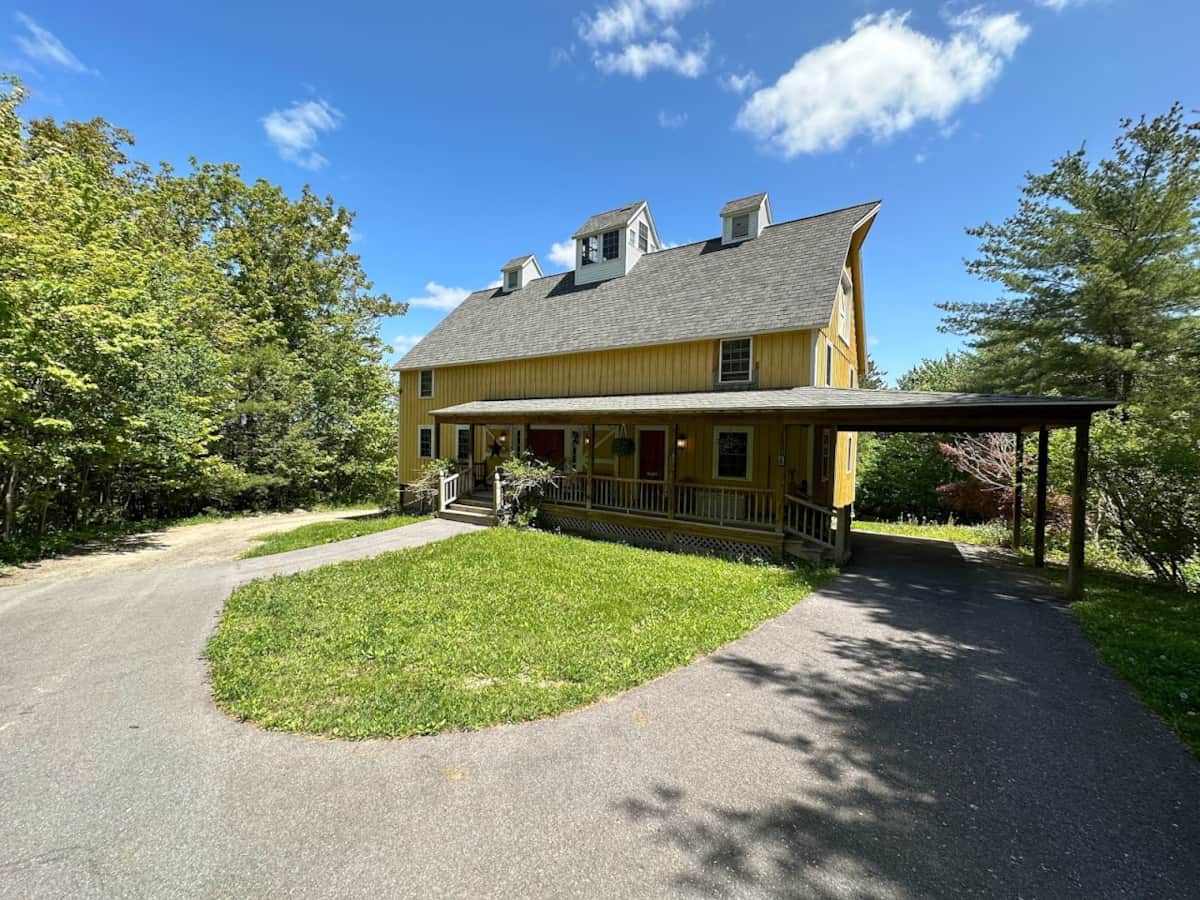 Home [yellowbarnestate.com]