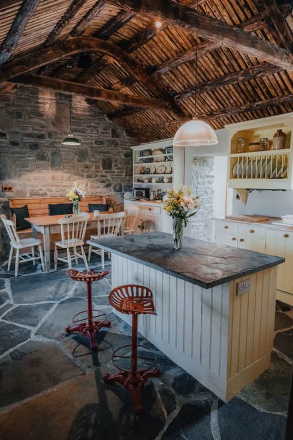 Home [www.irishthatchedcottage.com]