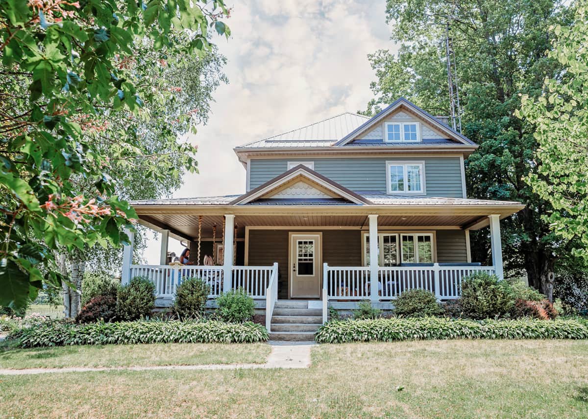 Luxury Farmhouse with Hot Tub on Vineyard - Agritourism / Farmhouse in ...