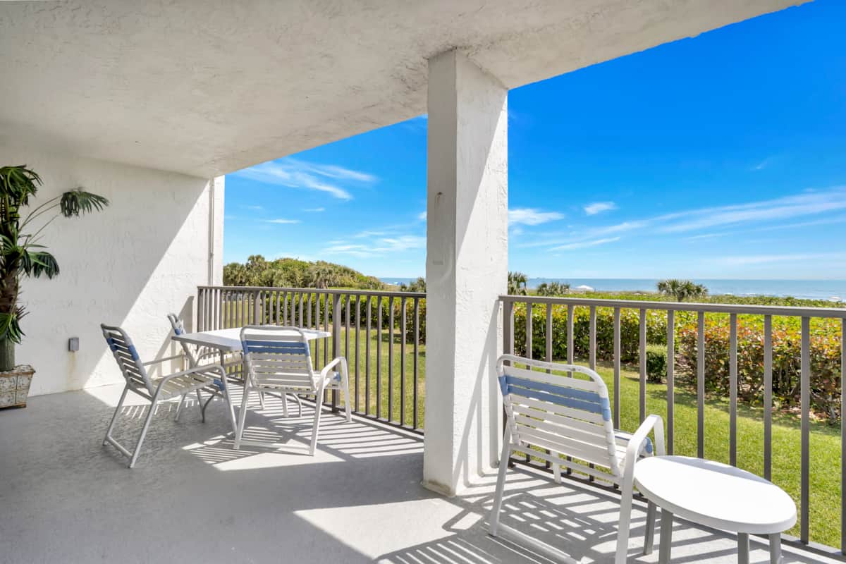 Cape Winds #208 Oceanfront wrap around balcony - Apartment in Cape ...