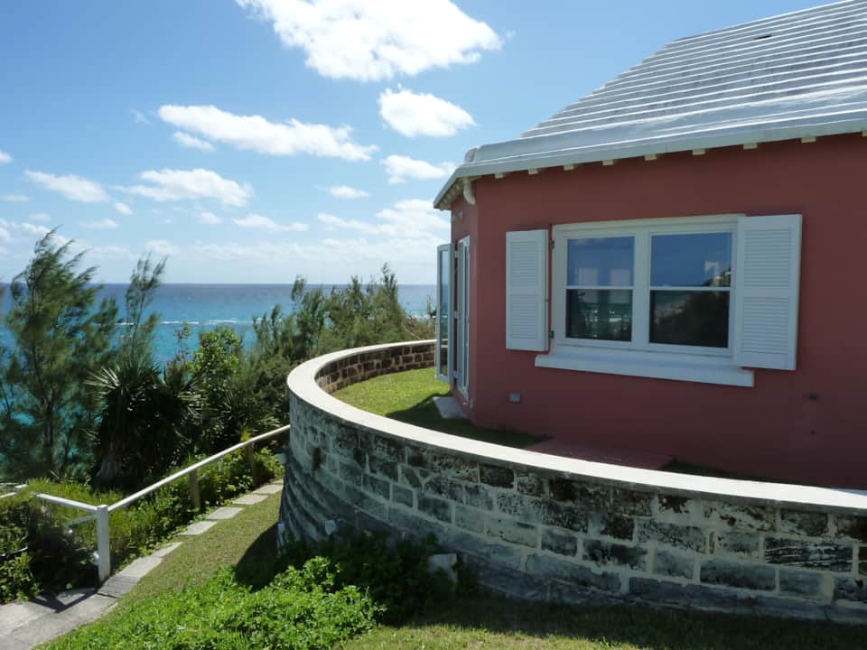 Sea Song Cottage at Marley Beach, Bermuda - Vacation Home in Hamilton