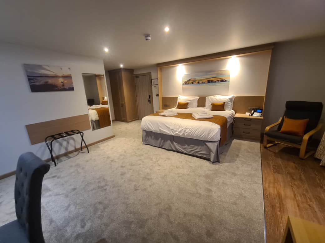 Standard Inland view,king size db,large balcony - Room in Saint Dogmaels