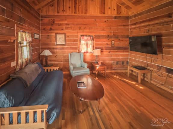 Home [www.rusticrivercabinssavanna.com]