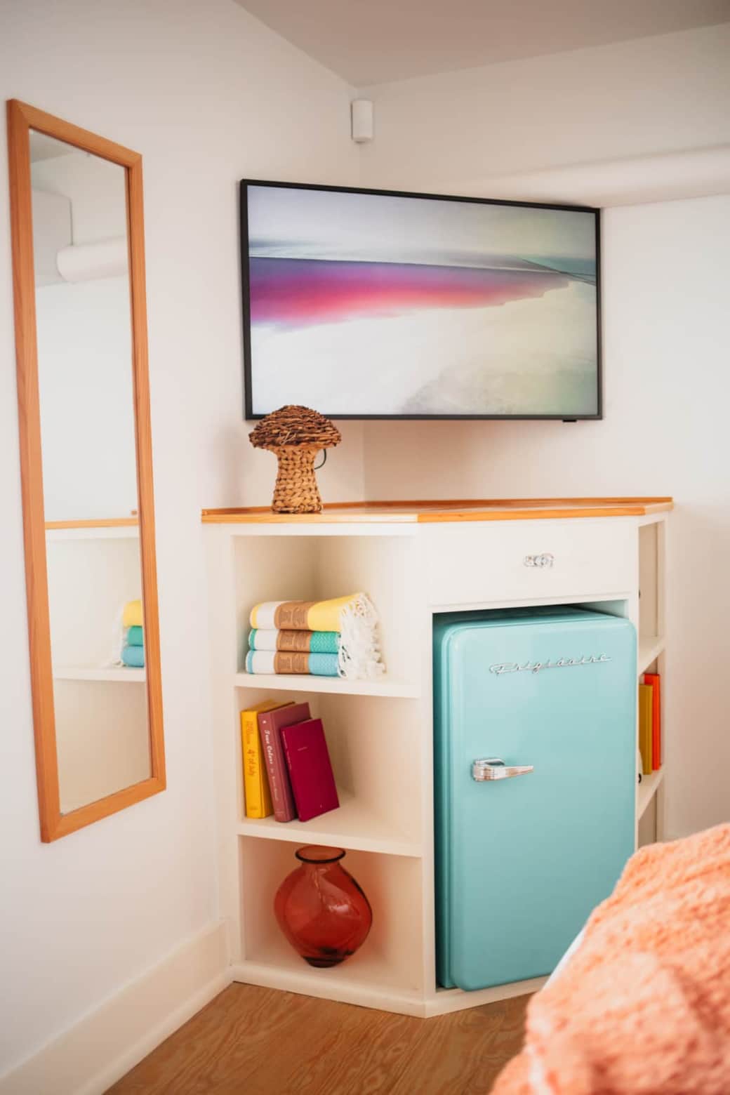 Surf Shack Hotel Room #6 - Hotel in Narragansett