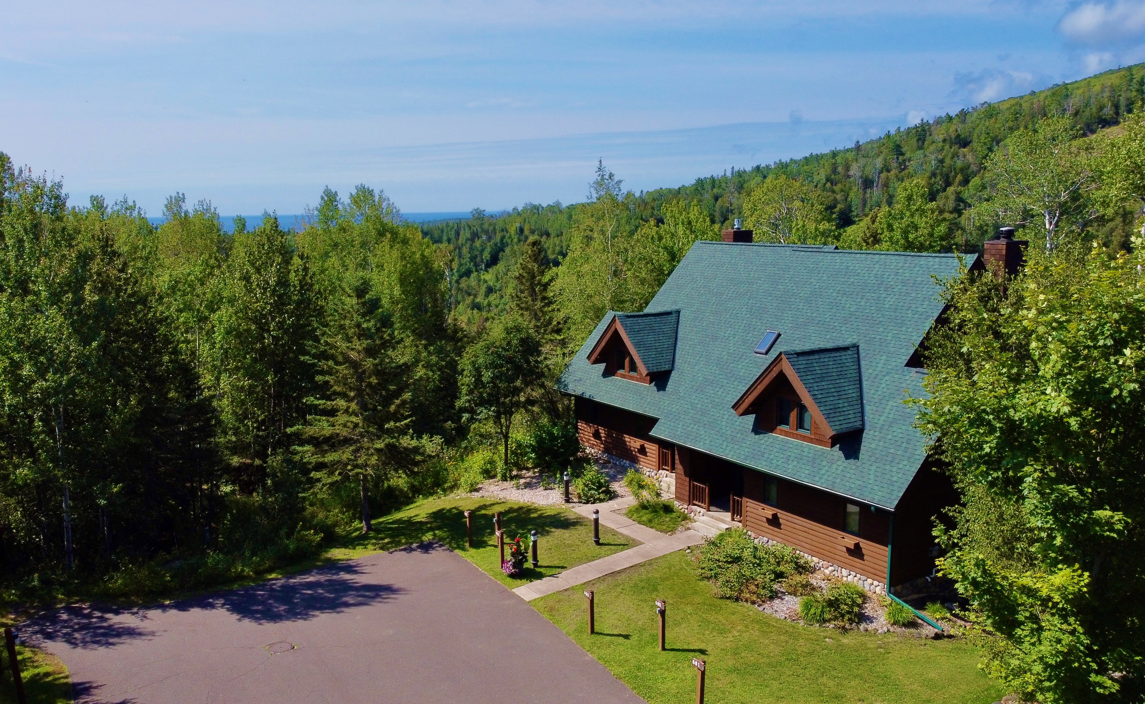 Hibernation House At Lutsen - Minnesota