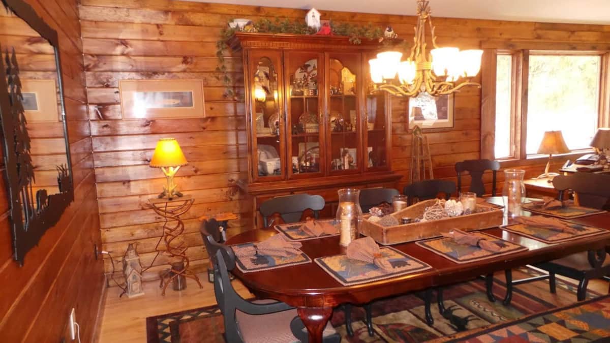 Creekside Canyon Lodge: Your Perfect Waterfront Retreat in Cedar Run, PA