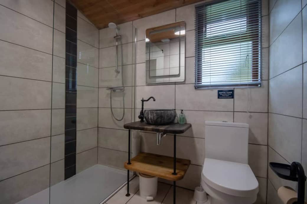 Britannia Petite Lodge @ Still Rabbit - Vacation Home in York