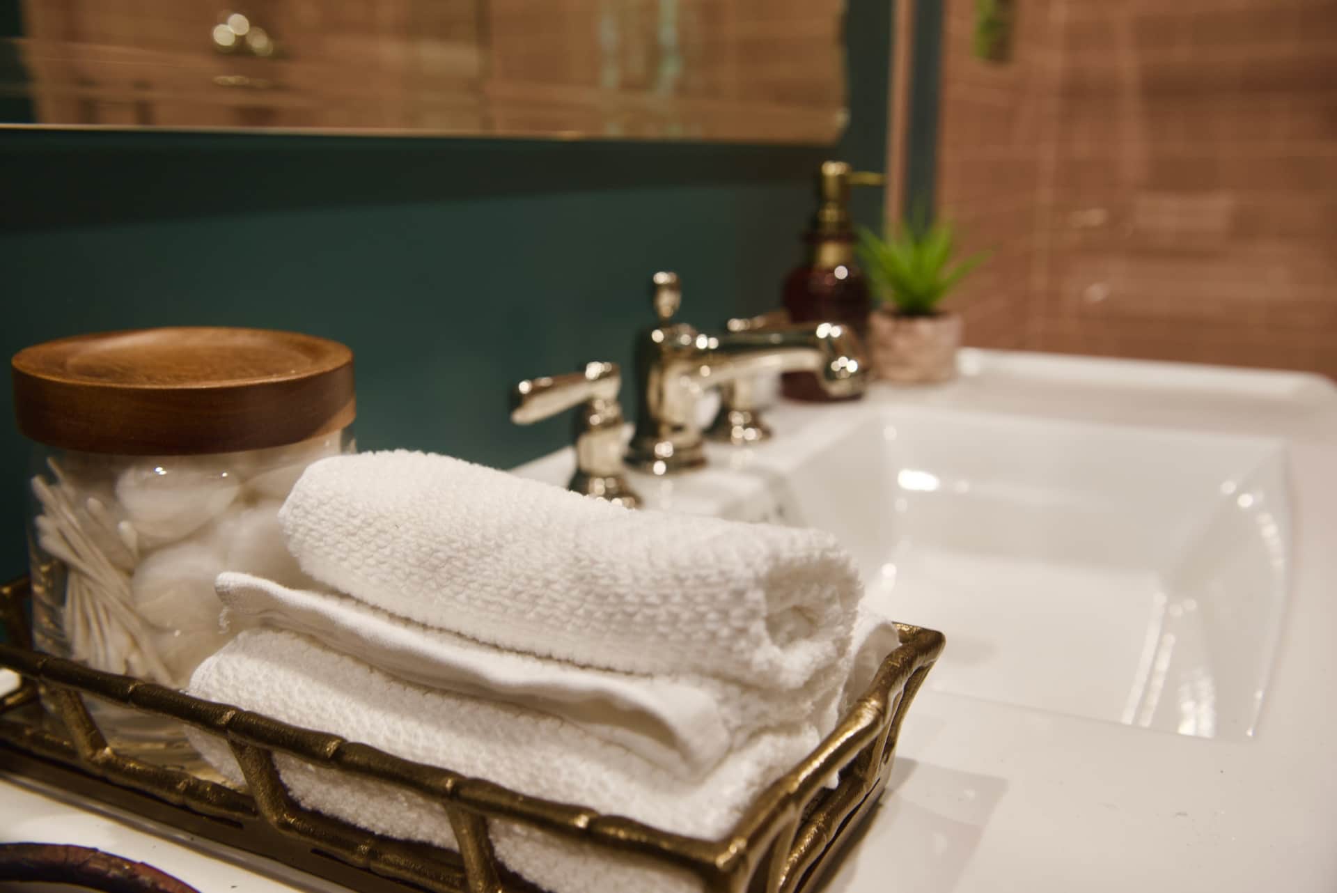 Home [thebuzzardsroostms.lodgify.com]