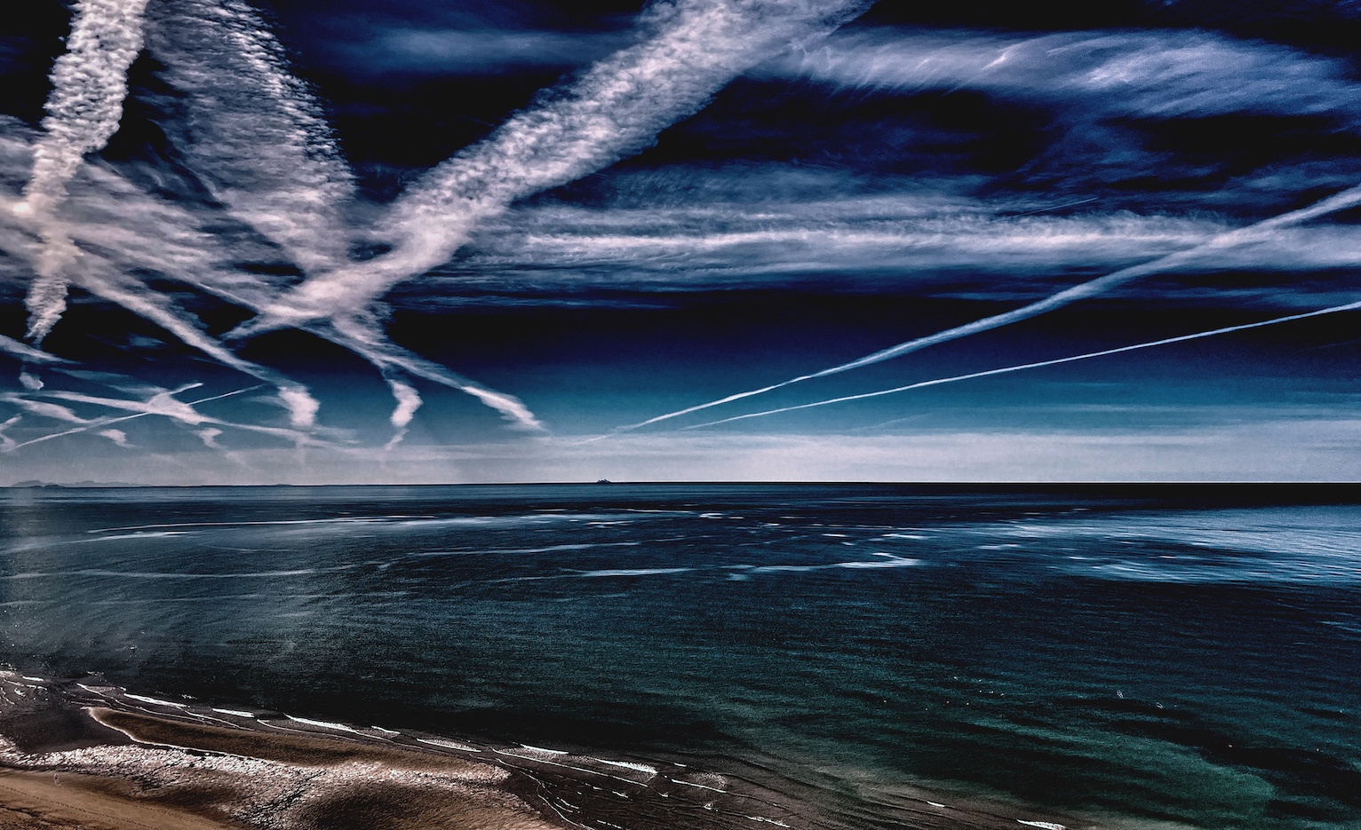 VIENTO 1103 - BEACHFRONT LUXURY 1-BEDROOM CONDOMUNIUM AT ENCANTAME ...