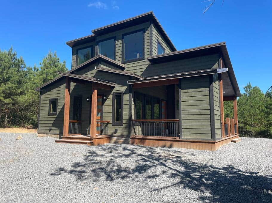 NEW Cabin / Hot Tub / Pond / Mini Golf - Cabin in McCurtain County