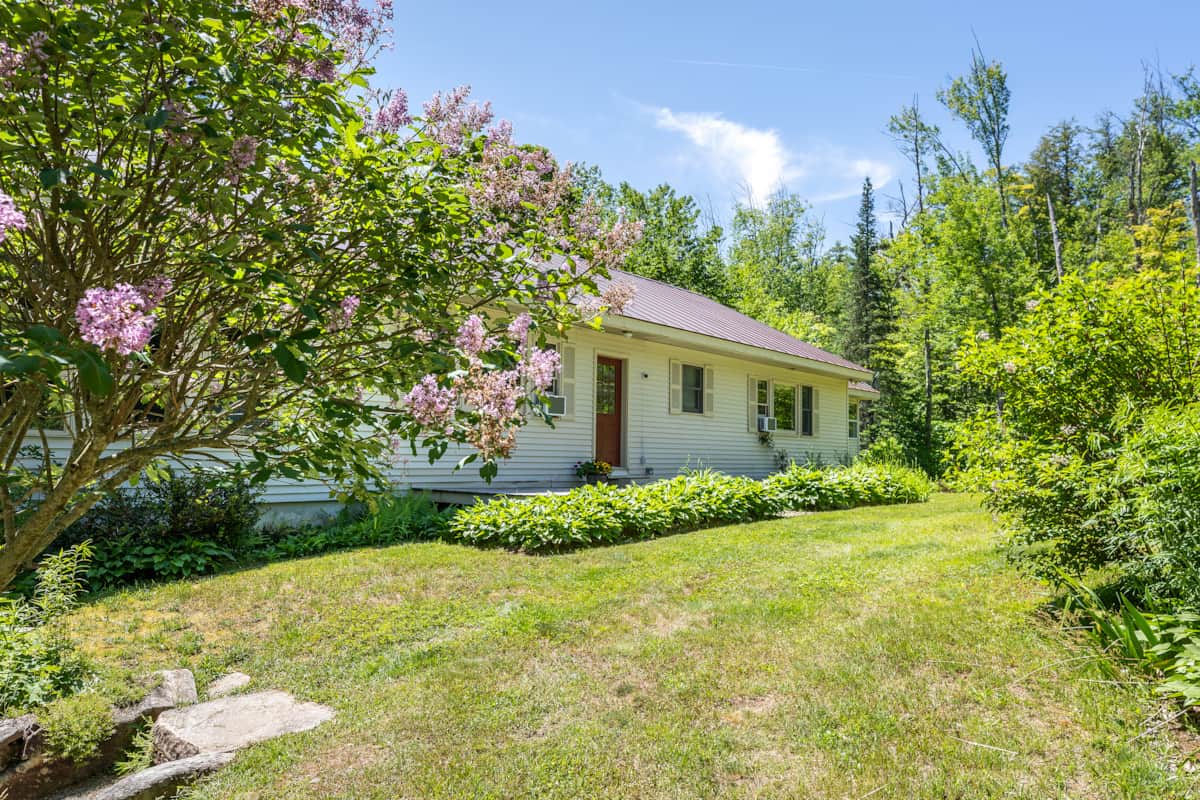 Stratton Chalet w/ Golf Simulator and Hot Tub - Cabin in Winhall