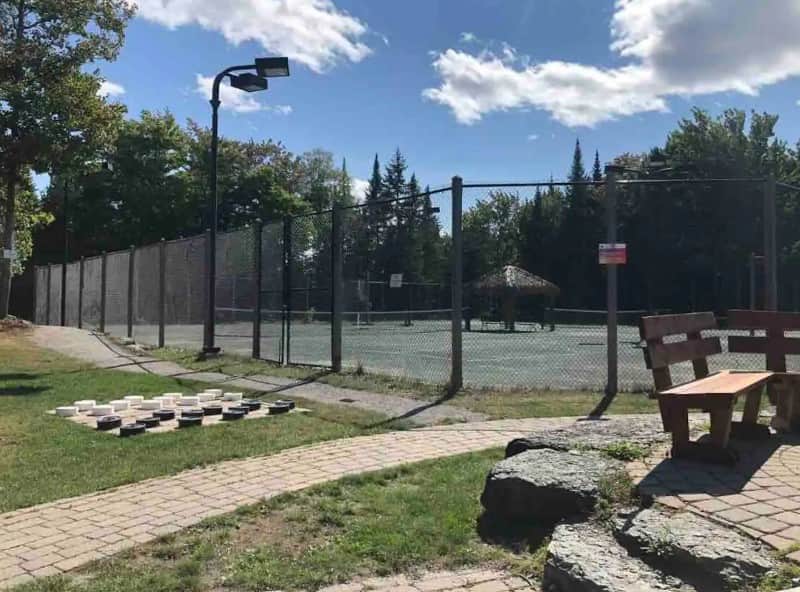 Fiddler Lake Resort