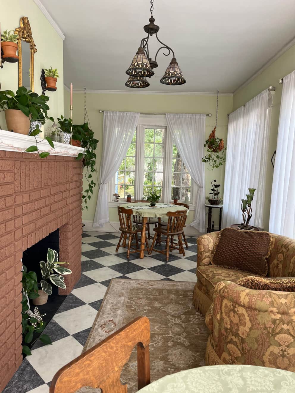 Cozy Bed & Breakfast at The Dragonfly Inn | Boutique Charm & Delicious ...