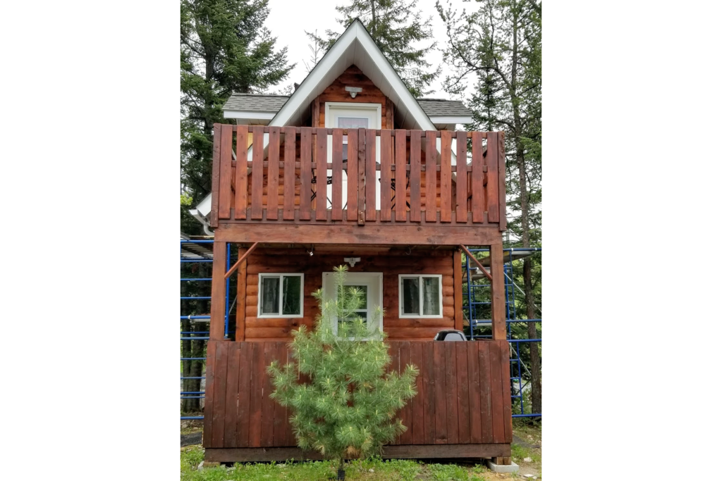 Site 18 Rancher Glamping Bunkie Small Urban Farm - Cabin in Kenora
