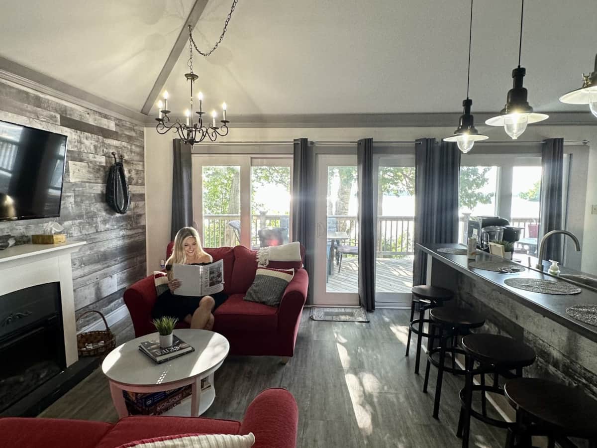 Relaxing Farmhouse Escape - Vacation Home in Kawartha Lakes