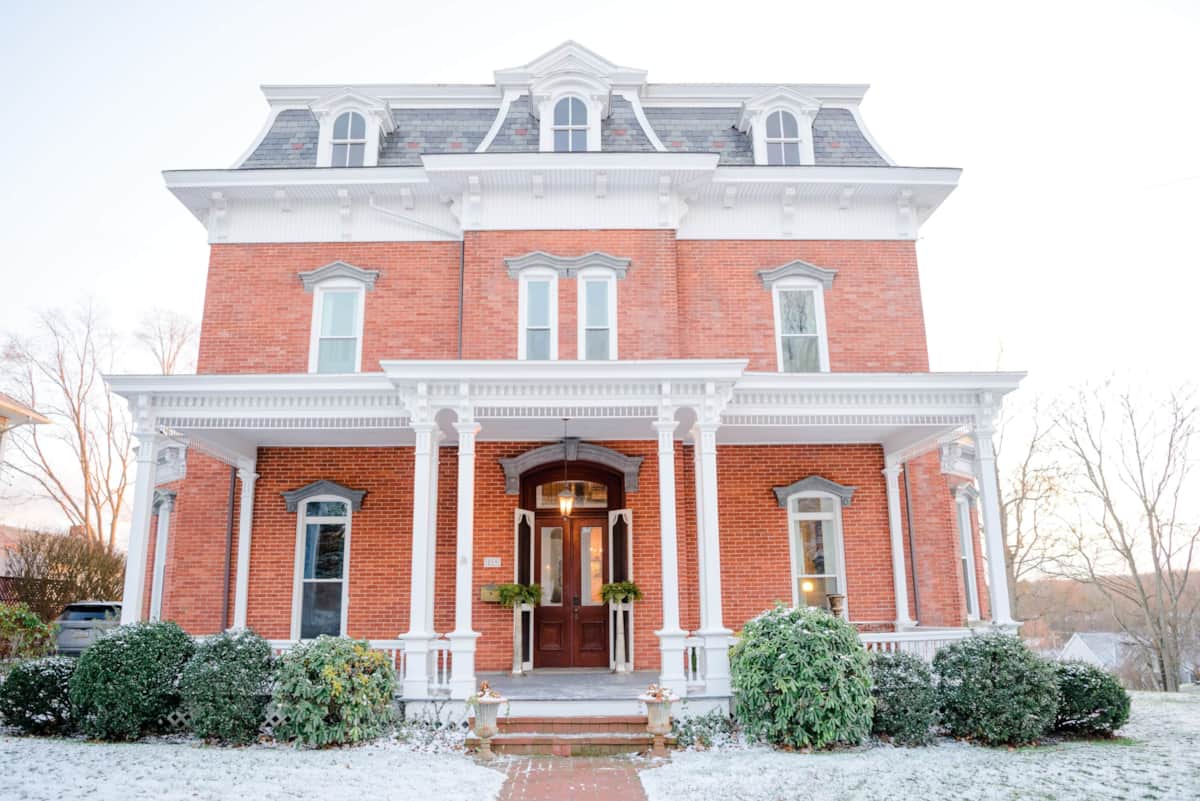 "The Big Brickhouse" - Entire House Rental - Vacation Home in Mercer