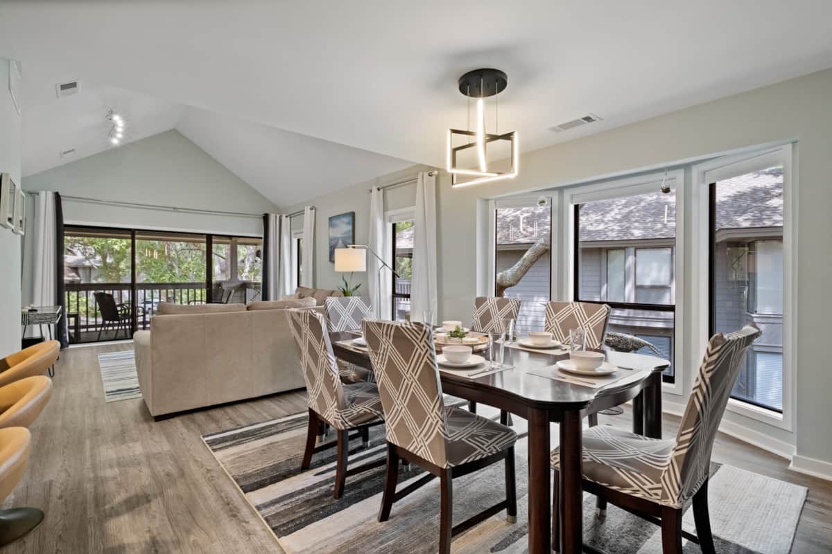 Walk To Beach, Golf, Palmetto Dunes, Hip Nautic - Apartment in Hilton ...