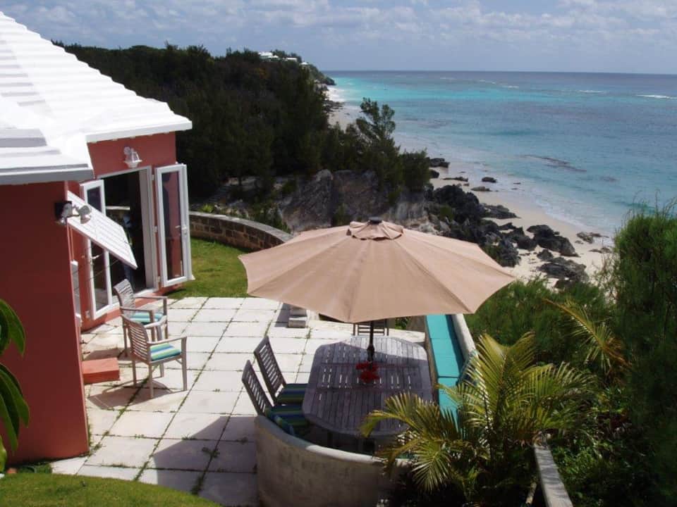 Sea Song Cottage at Marley Beach, Bermuda - Vacation Home in Hamilton