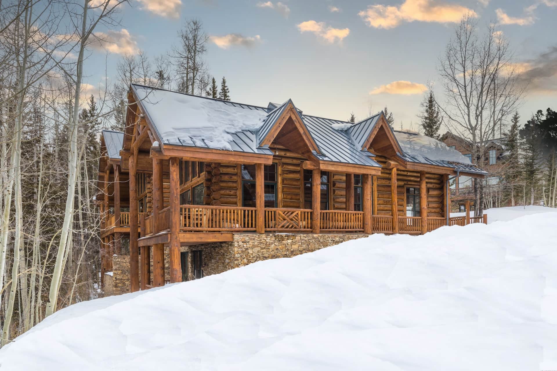 Double Cabins Chalet: Cozy Ski In/Out Cabin - Vacation Home in Mountain ...