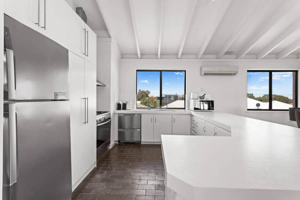 Ocean view Falcon Beach House