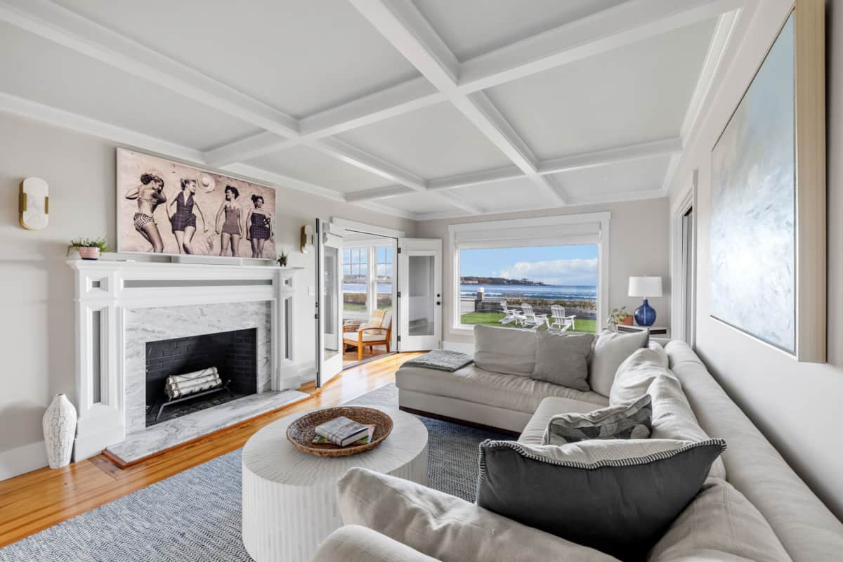 The Iconic Anchor Haven at Kennebunk Beach - Vacation Home in Kennebunk