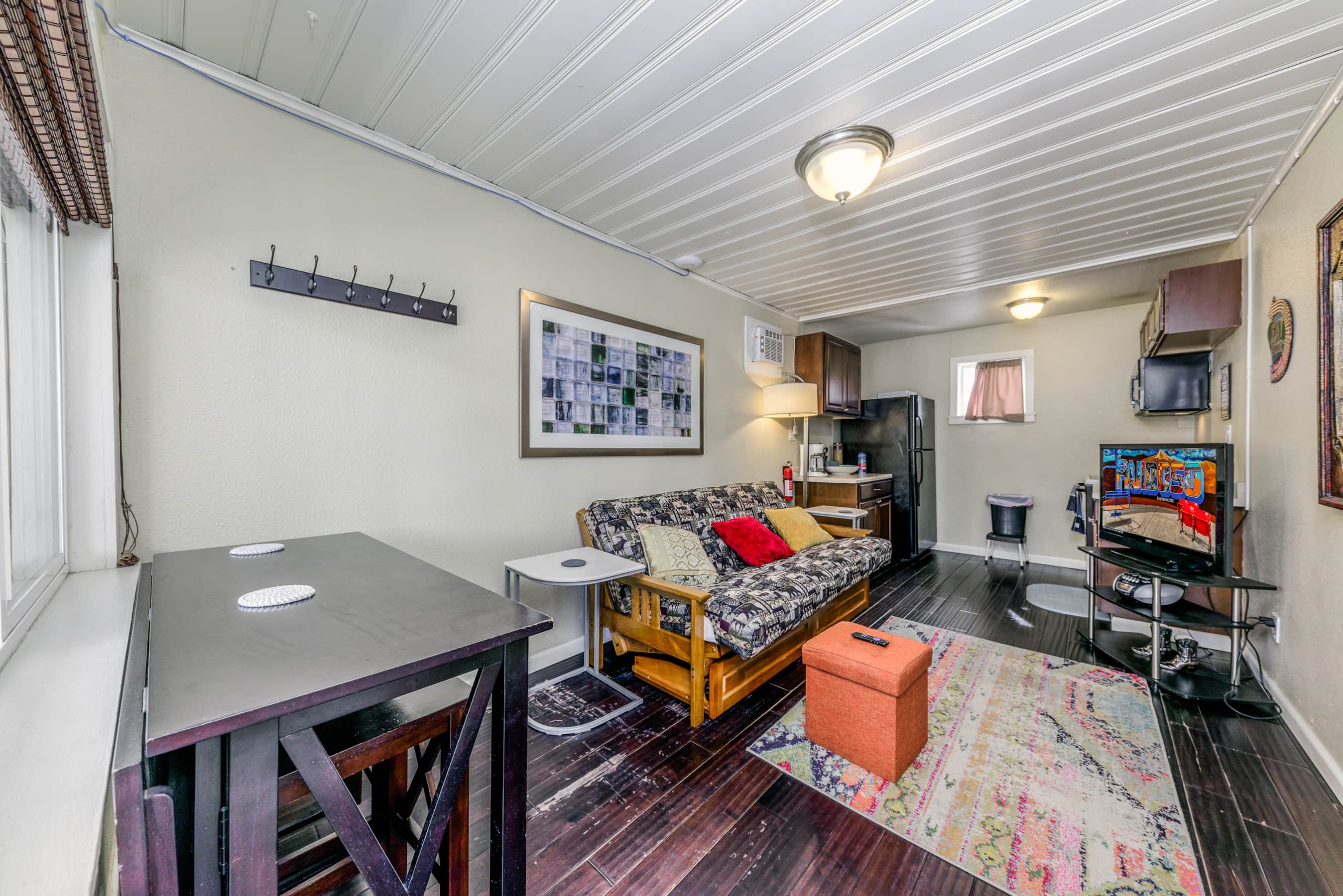 Relax Mid-town On River! Amazing Loc - Opt Hot Tub - Ruidoso, NM