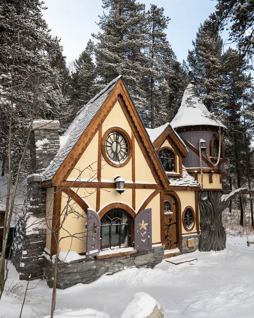 Rapunzel's Cottage at Crowsnest Pass - Cabin in Crowsnest Pass