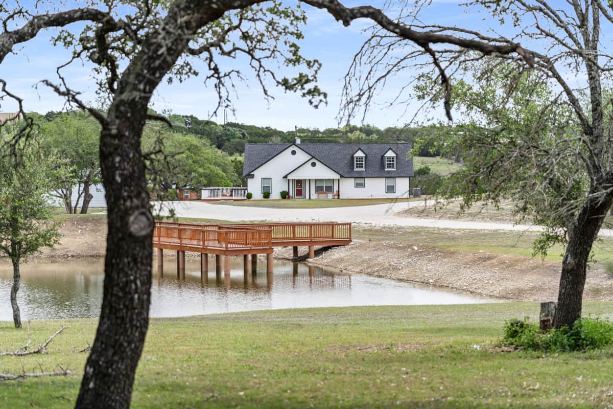 Home [www.landjranchtx.com]