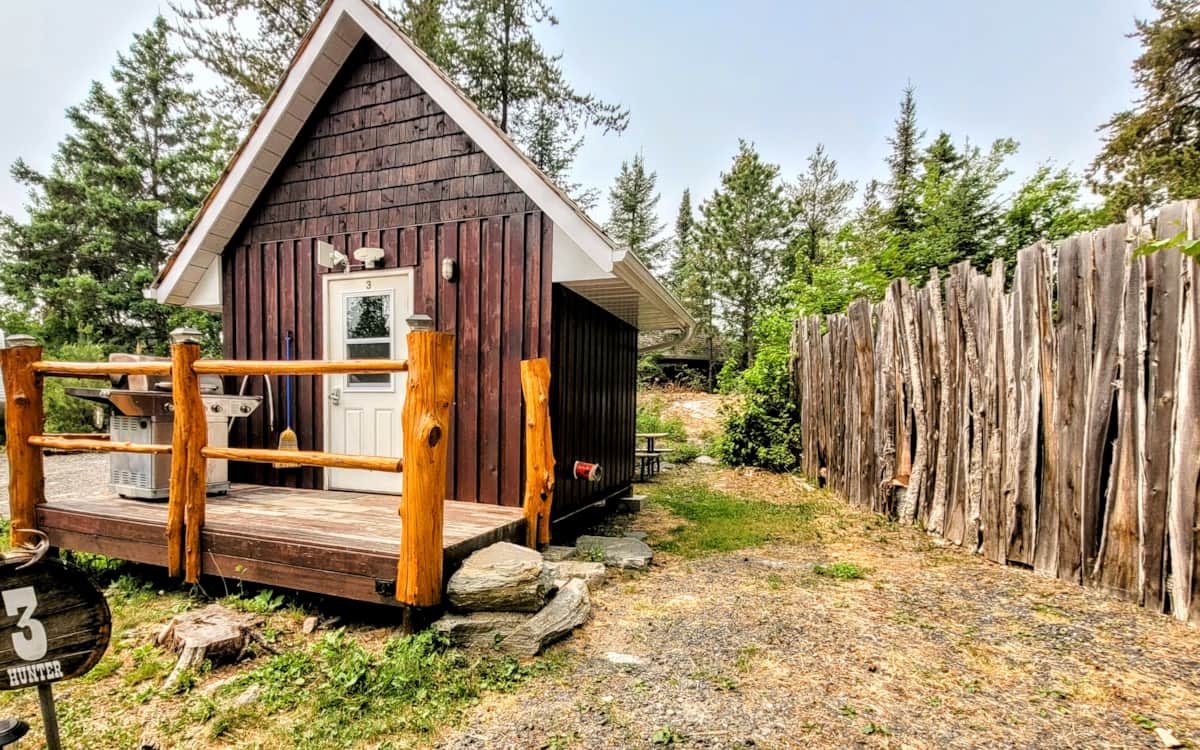 Site 03 Hunter Glamping Bunkie on Small Urban Farm - Cabin in Kenora