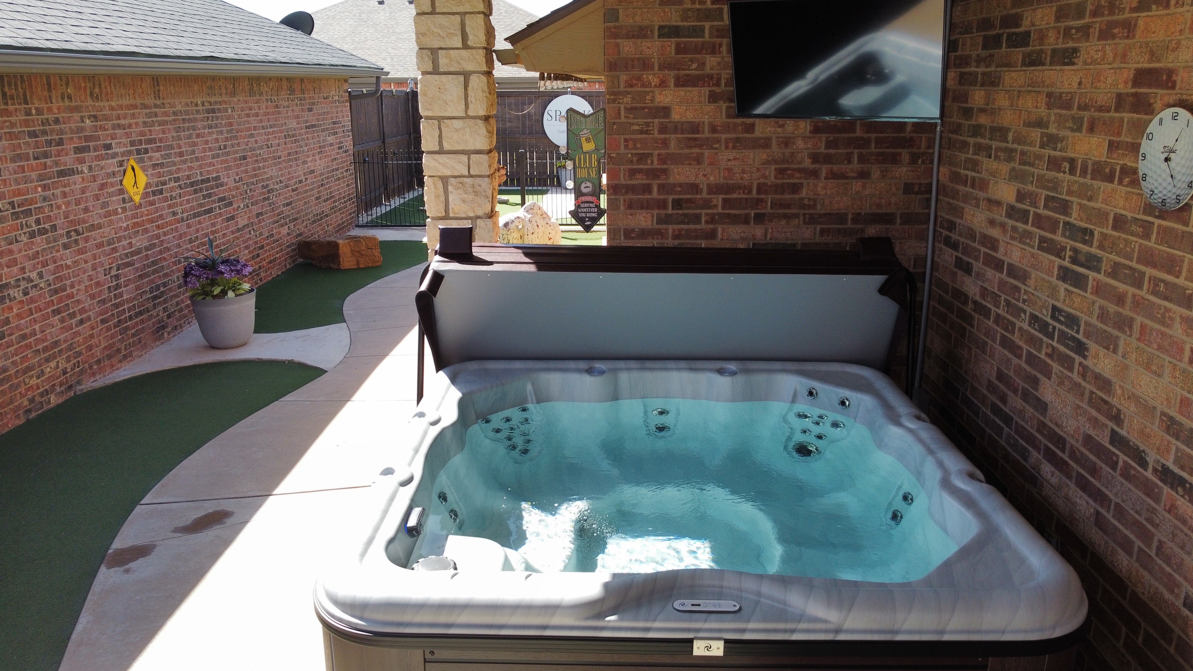 Spark Getaways: The Mulligan Spa And Golf - Lubbock, TX
