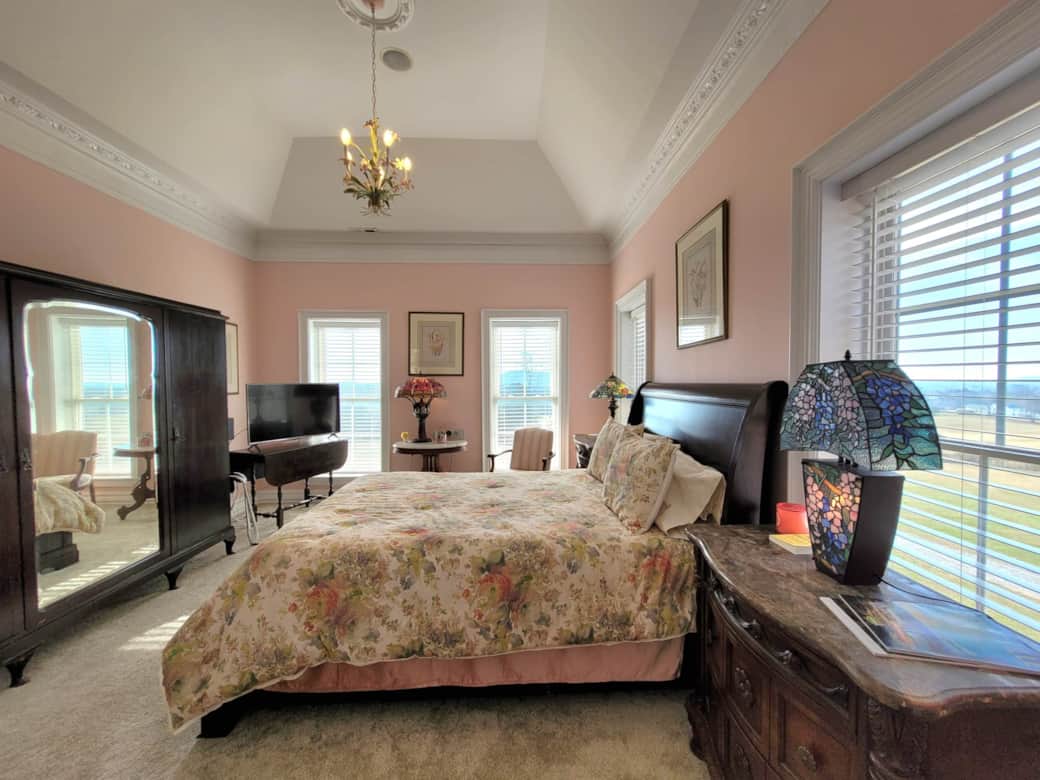 Spring Suite - Room in Plainview