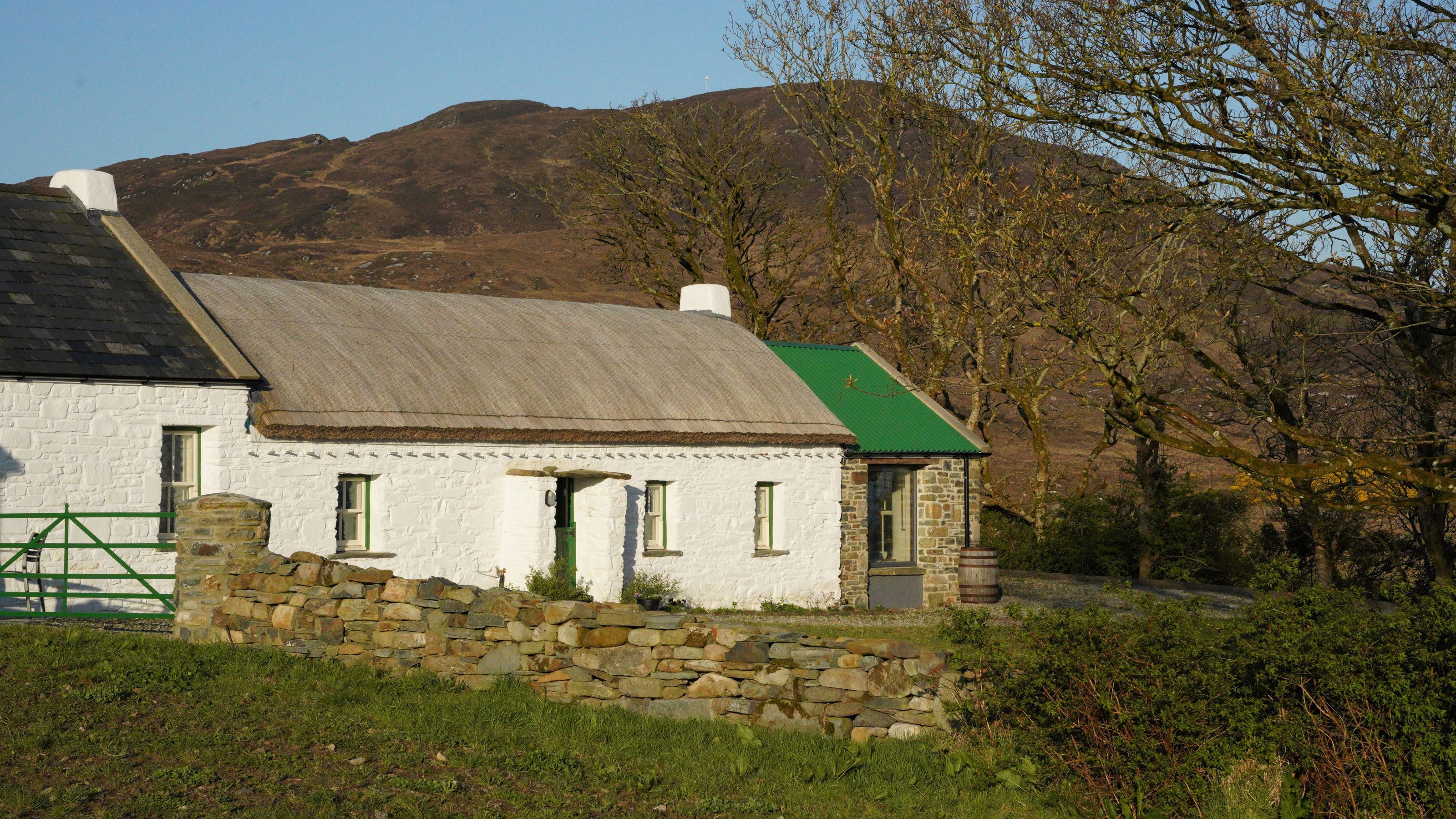 Home [www.irishthatchedcottage.com]