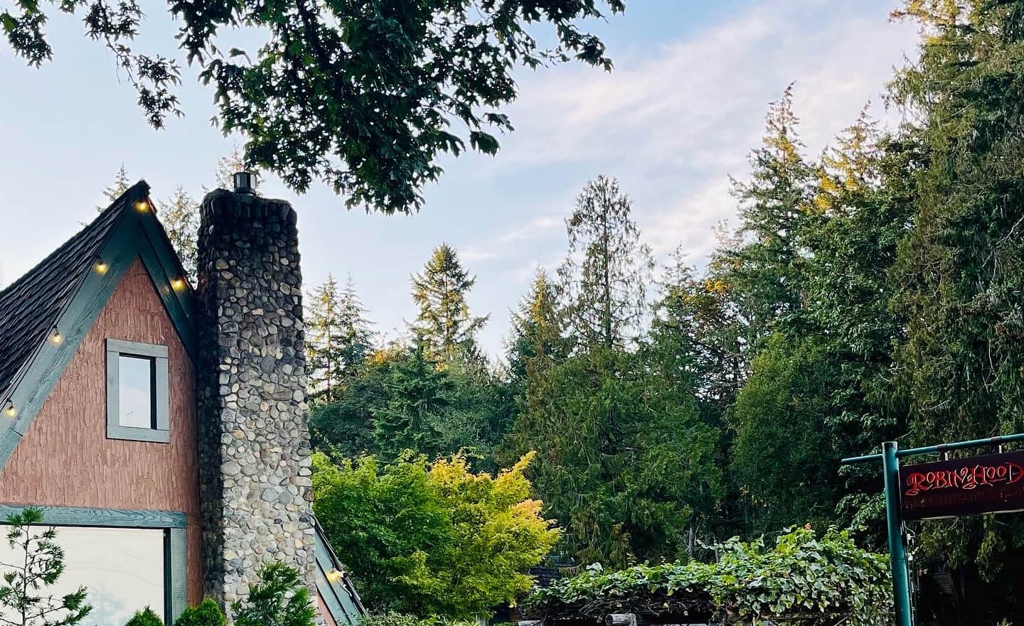 Home [www.robinhoodvillageresort.com]