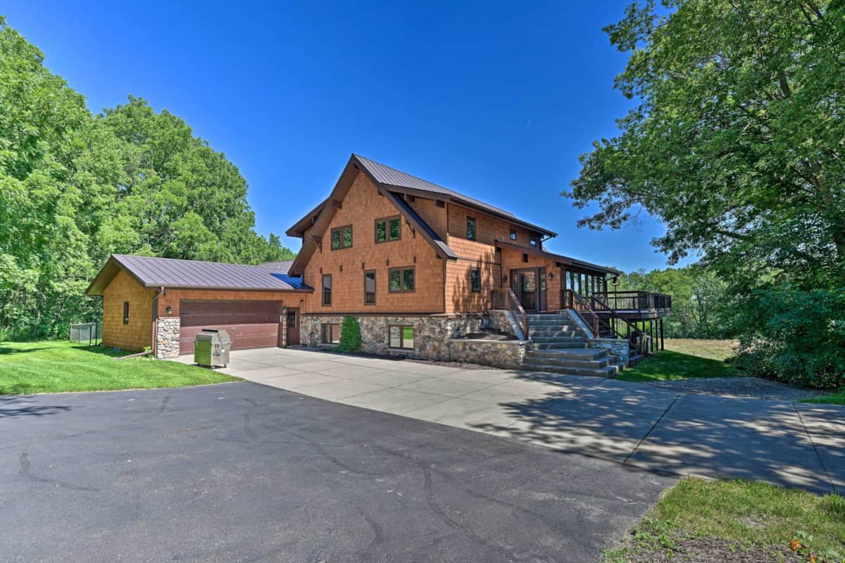 Welcome to the Great Cedar Lodge!