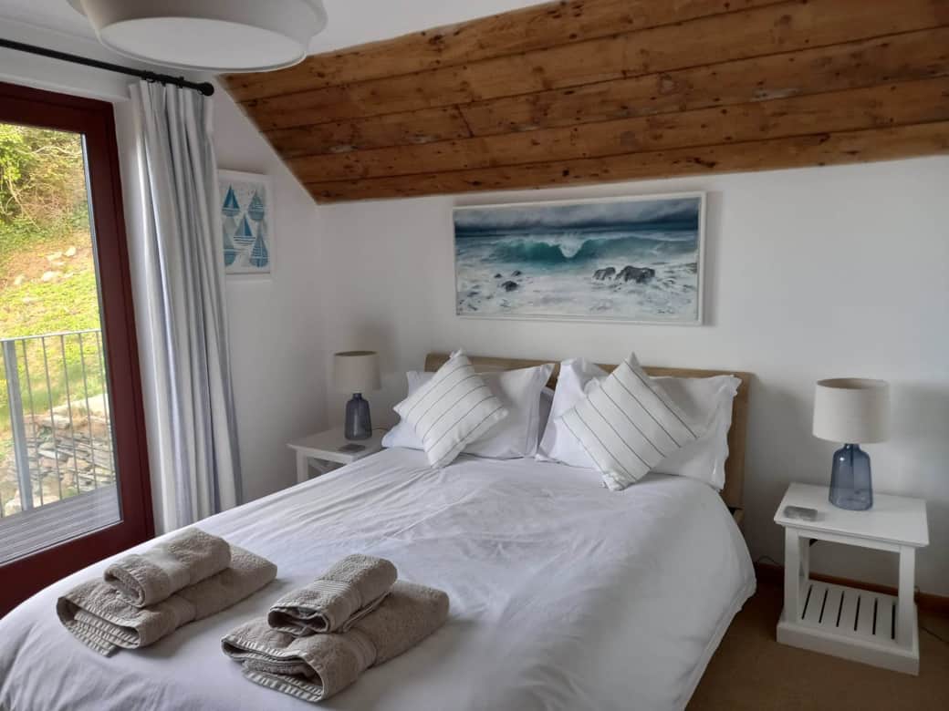 Overseas - Trebarwith Strand (Sleeps 4) - Vacation Home in Trebarwith
