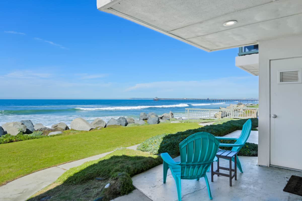 Beachfront | Sunsets | Modern | Newly Renovated