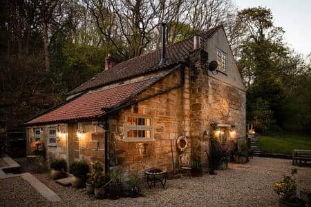 Larpool Mill Luxury 5 Bedroom Old Flour Mill - Vacation Home in Whitby