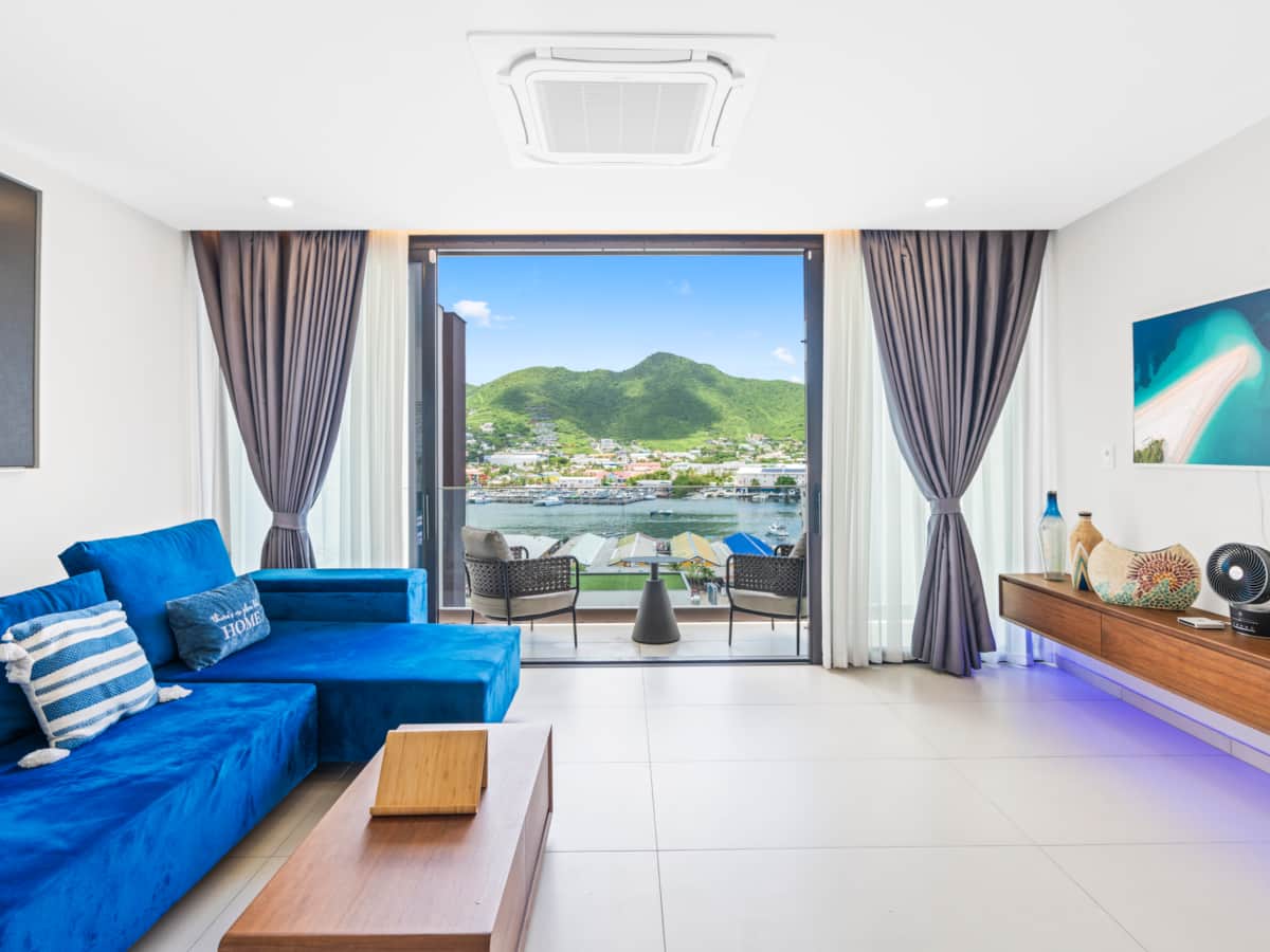 A132 - Glorious Lagoon View Apartment with Balcony - Apartment in Sint ...