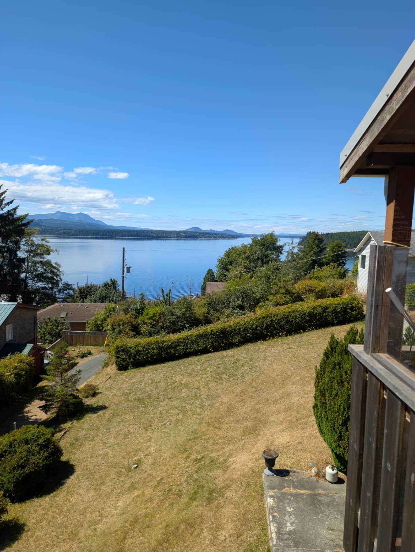 Alert Bay Accommodations | Waterfront Suites & Cottages