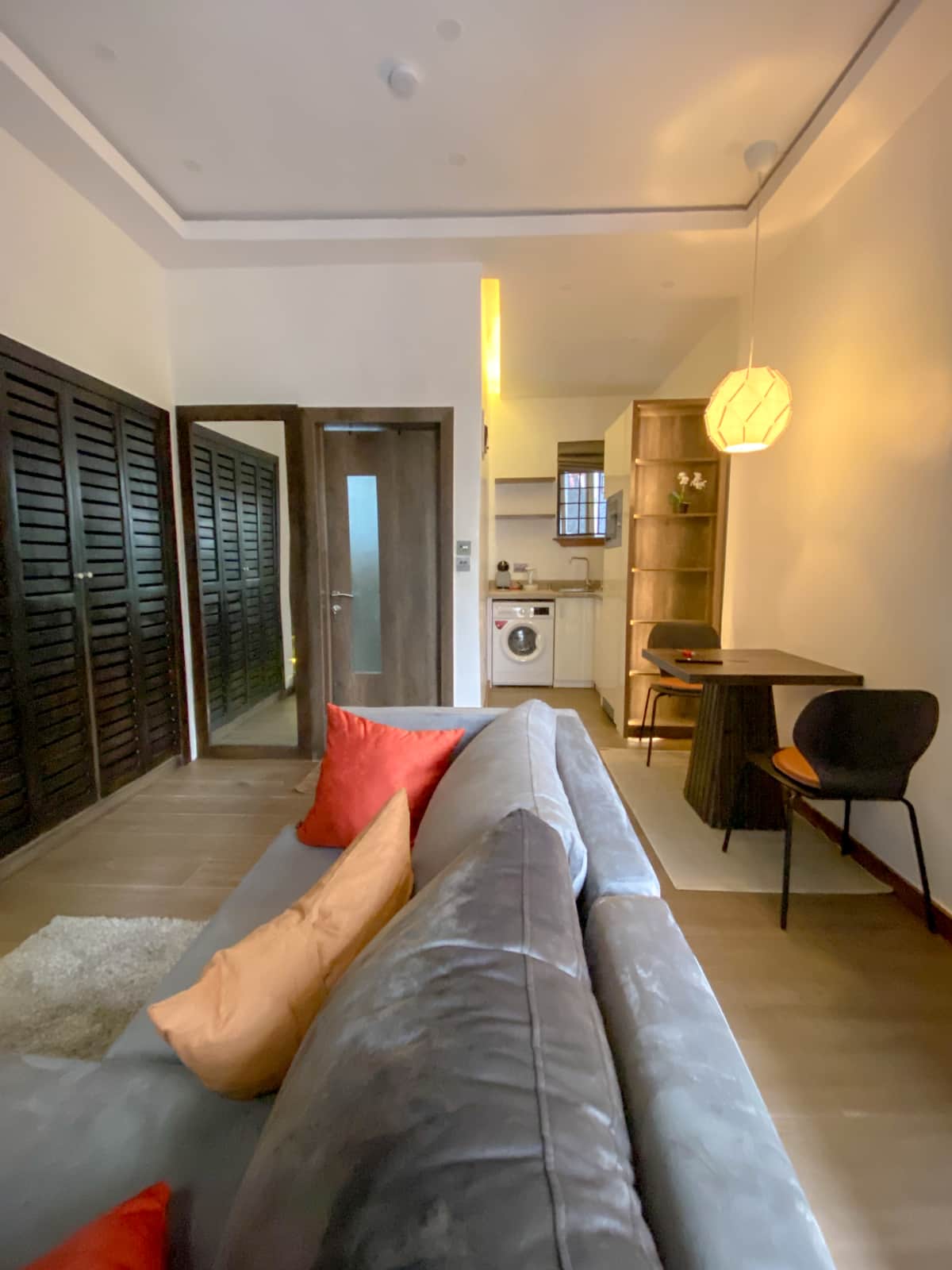 Charming Designer Studio Apt | Courtyard - Apartment in Lekki