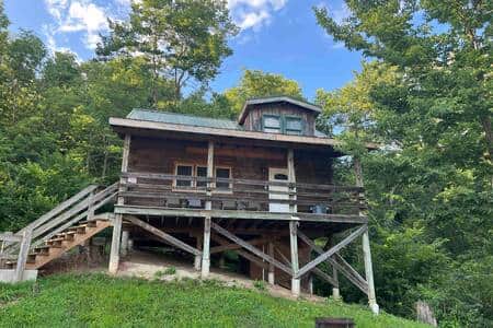 Rustic River Cabin 9 - Cabin in Savanna