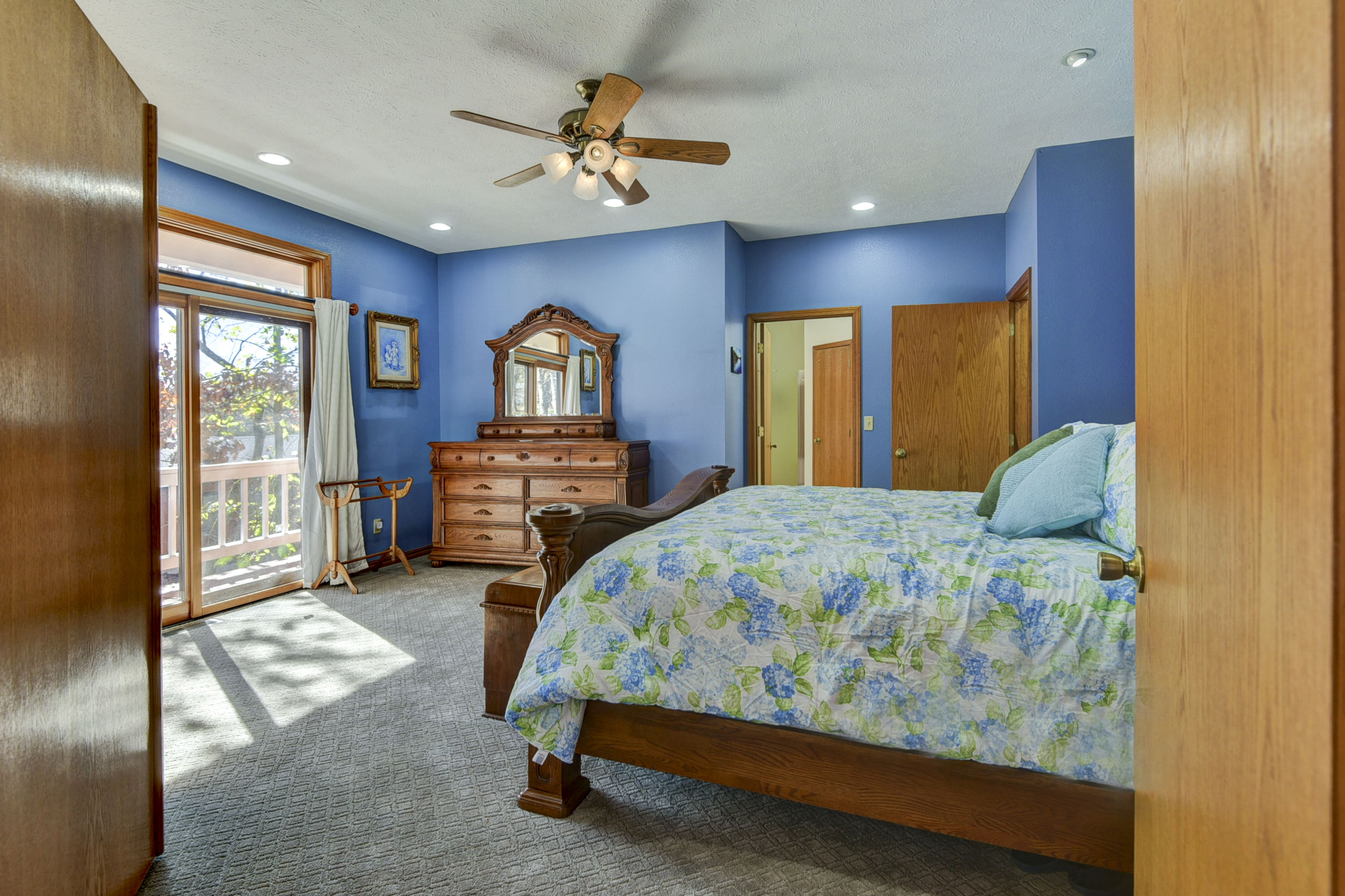 Lakeside Ranch Cabin With Optional Hot Tub - United States