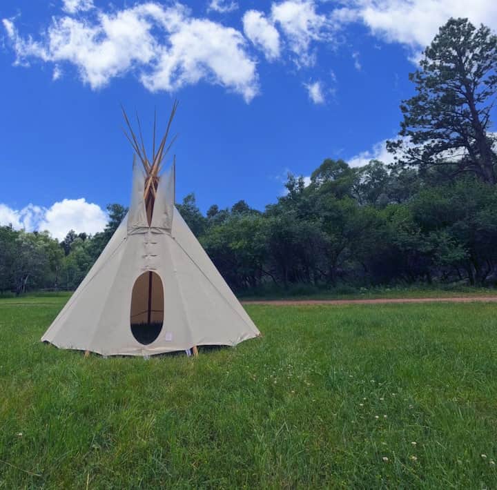 Fawn Tipi - Vacation Home in Story