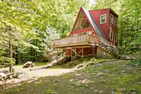 Steps to Lake Sebago Beach - Vacation Home in Frye Island