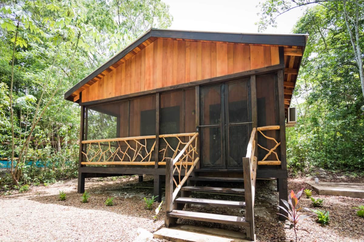 Tapir at Lost Compass Cabanas - Bungalow in San Ignacio