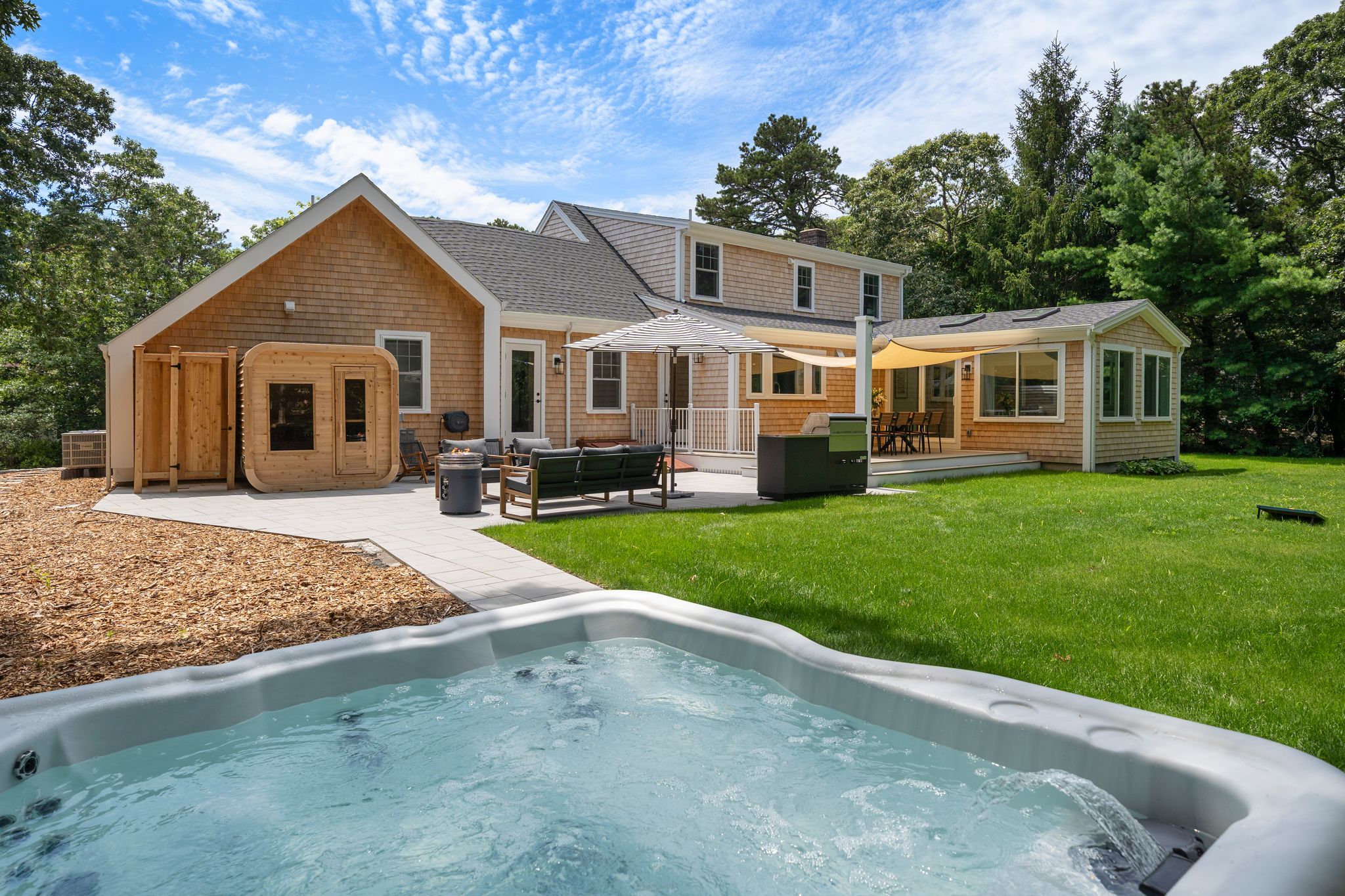 Brand New Luxury Home: Private Outdoor Oasis, Hot Tub, Sauna - Eastham, MA
