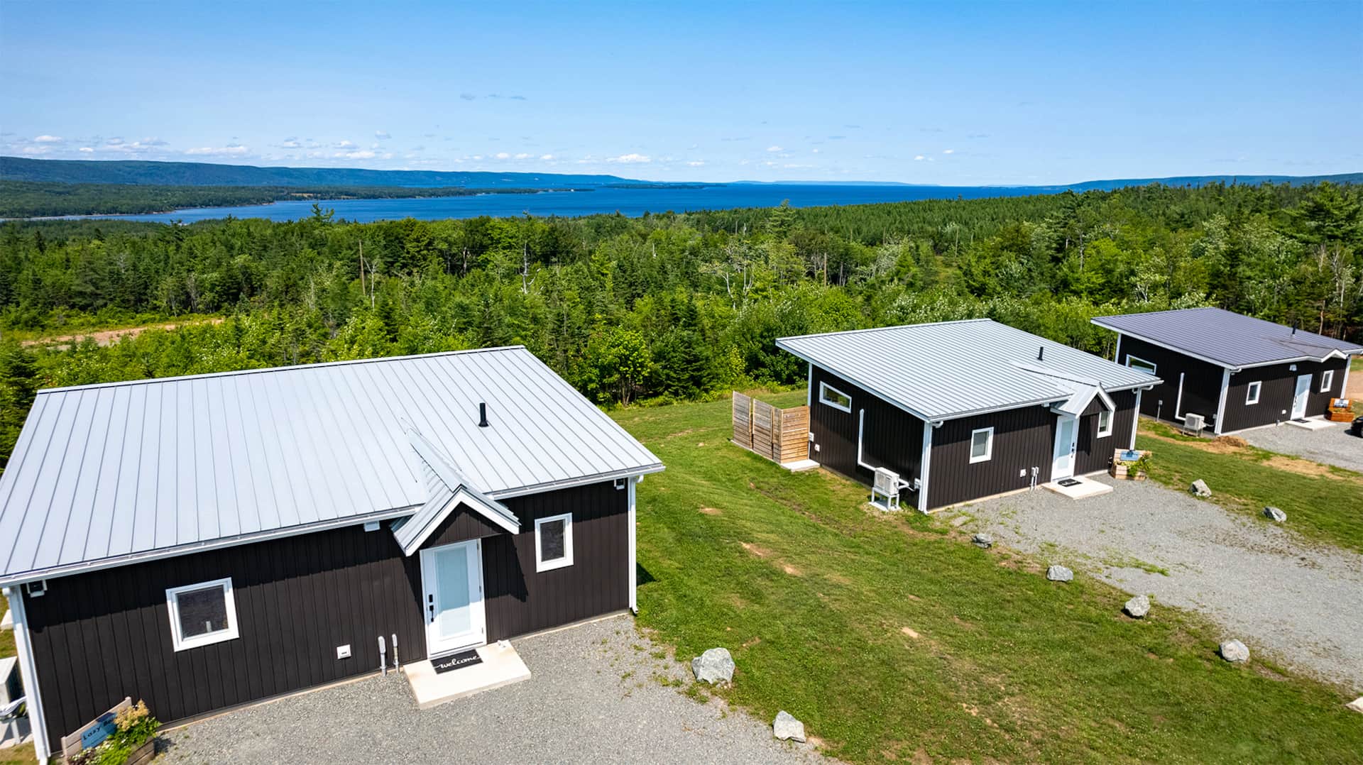Pipers Creek Cottages - Vacation Rental featuring private Hot Tub